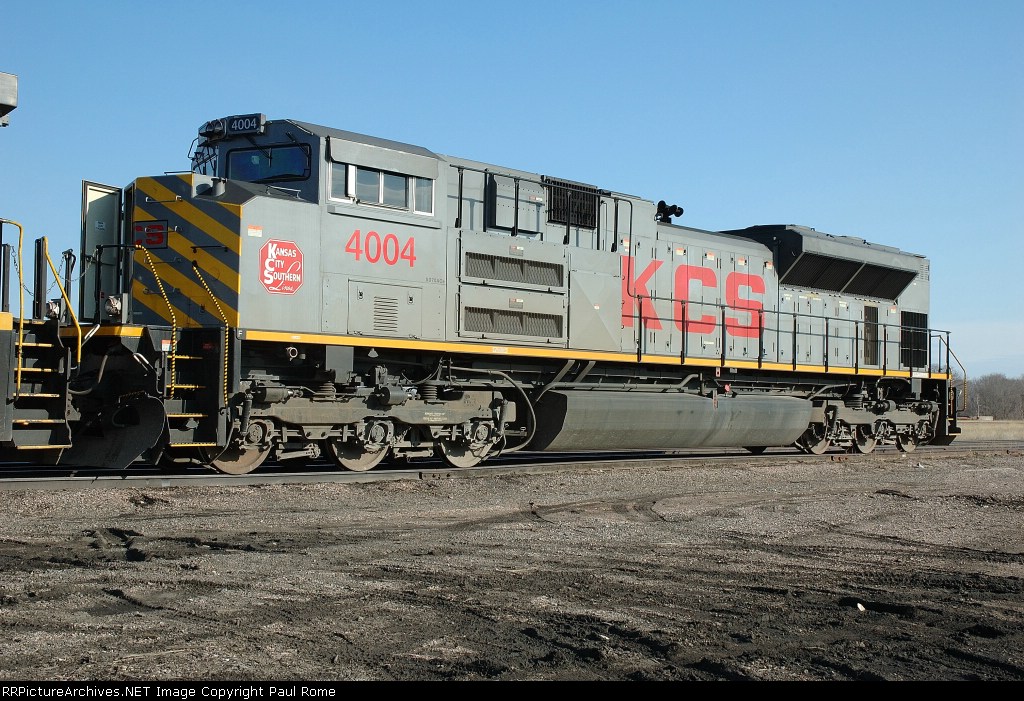 KCS 4004 awaits assignment at the BNSF Yard